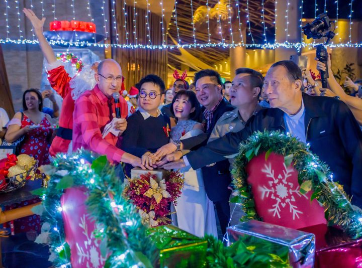 The 10th anniversary of Christmas tree lighting for annual charity at ...