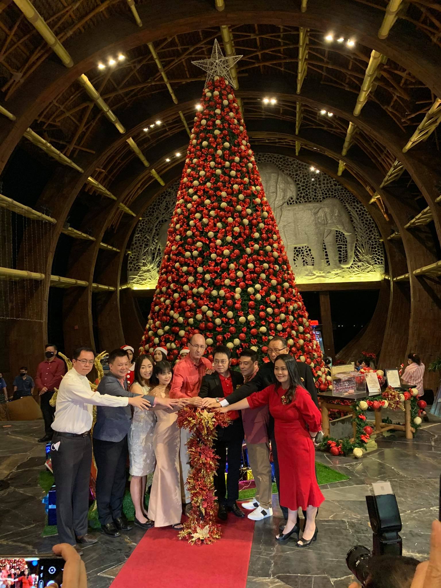 Centara Grand Mirage Beach Resort Pattaya’s 11th Annual Christmas Tree ...