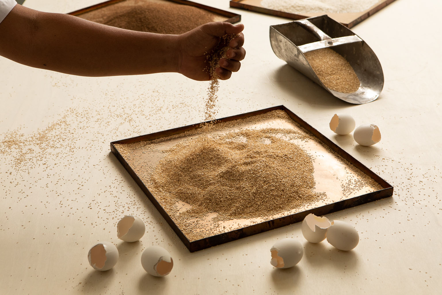 Recycled eggshells make cracking sustainable wall tiles | REm Magazine
