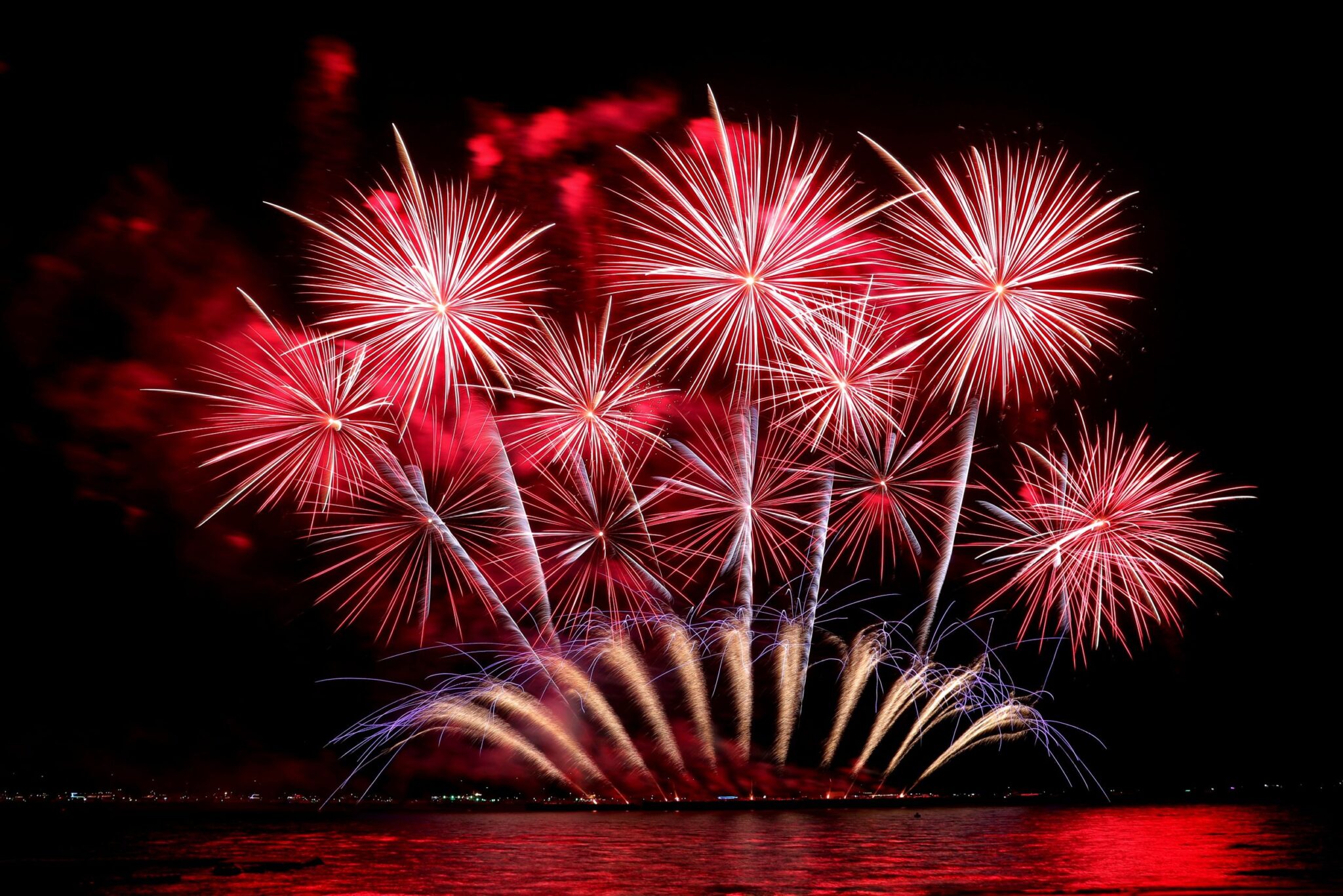 “Benz Primus Pattaya” Invites You to Experience a Spectacular Light and ...