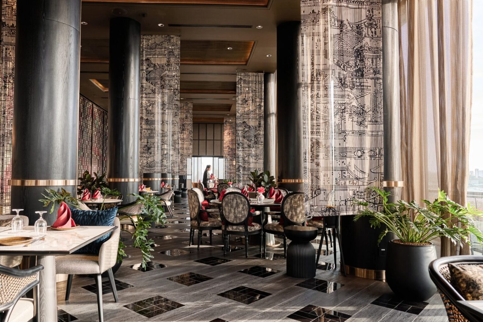Yítóng Chinese Restaurant & Sky Bar – Where Chinese Elegance Meets ...